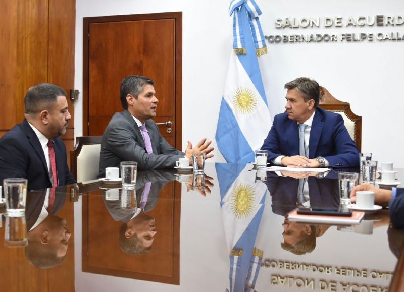 El gobernador Zdero recibió al Cónsul del Paraguay en la provincia ...