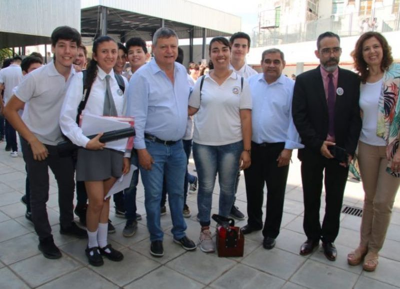 Peppo recorrió obras que se realizan en la Escuela Técnica N° 21 de ...