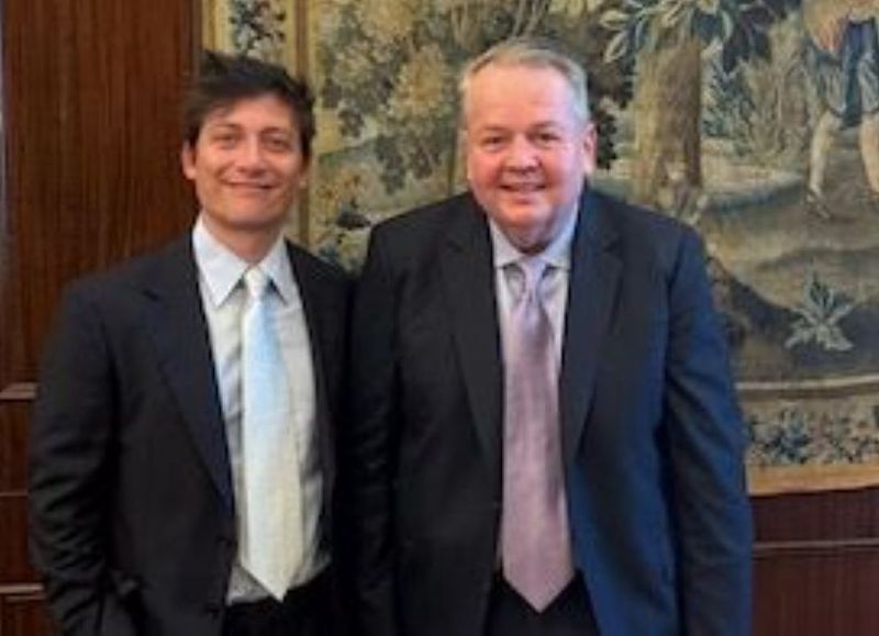Santiago Caputo recibió en la Casa Rosada a Barry Bennett, el estratega ...