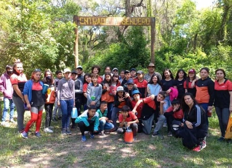 Alumnos de primaria visitaron el Parque provincial Pampa del Indio
