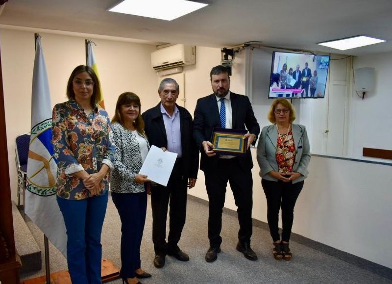 La Legislatura reconoció al escultor chaqueño Humberto Gómez Lollo